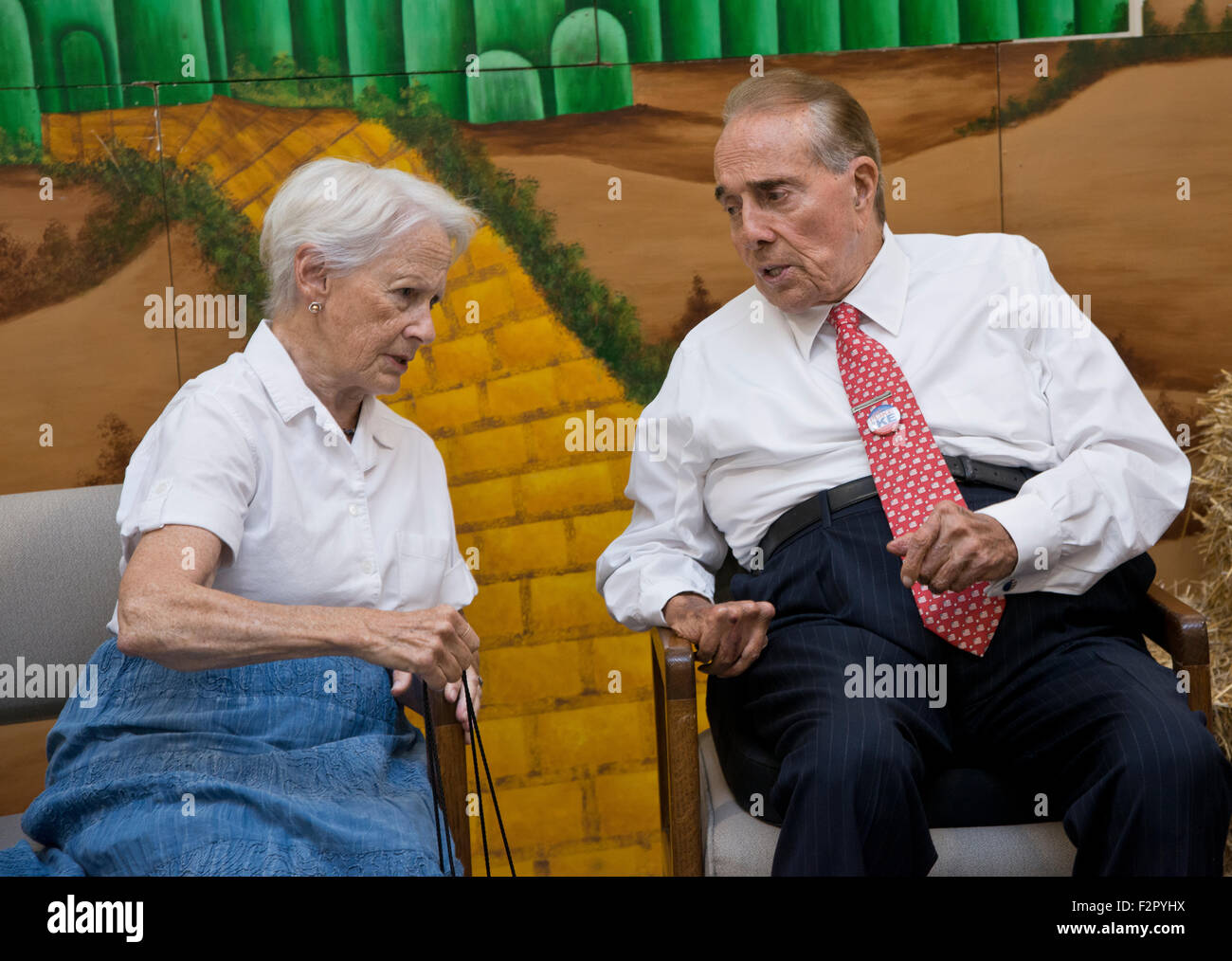 Nancy kassebaum hi-res stock photography and images - Alamy