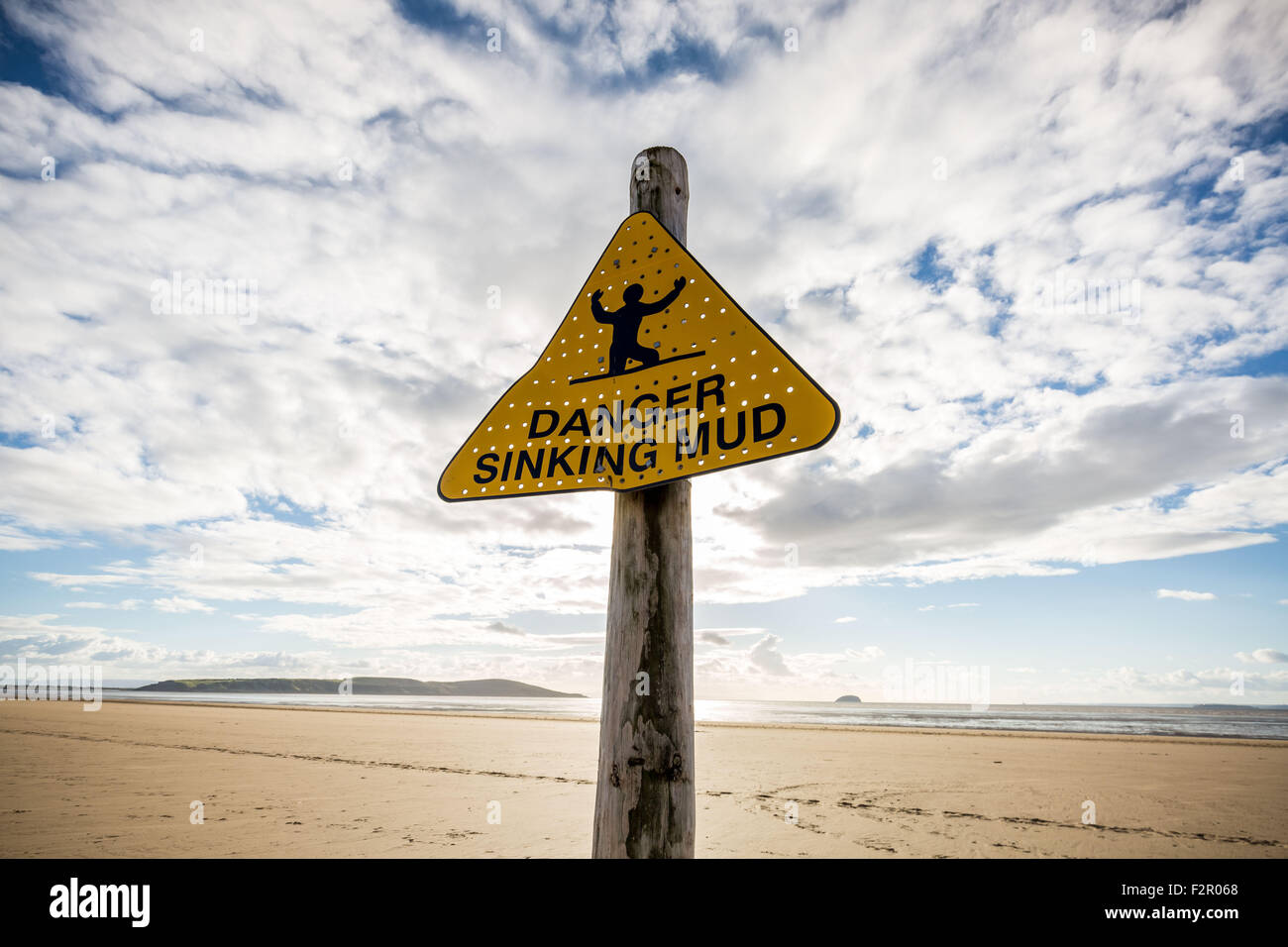 Sand sinking hi-res stock photography and images - Alamy Sand sinking hi-res stock photography and images - Alamy