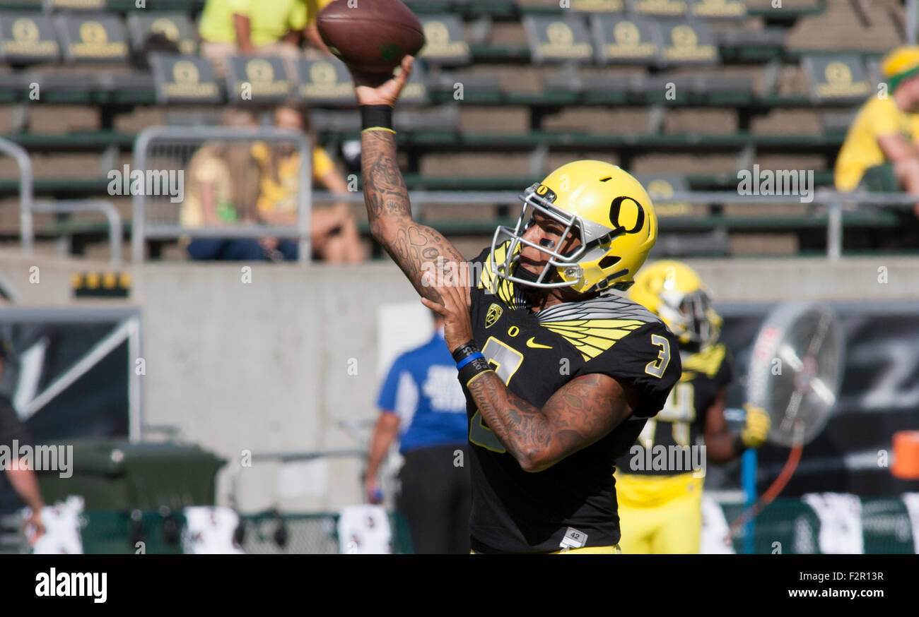 Eugene, OR, USA. 5th Sep, 2015. Oregon Ducks quarterback (3) Vernon ...