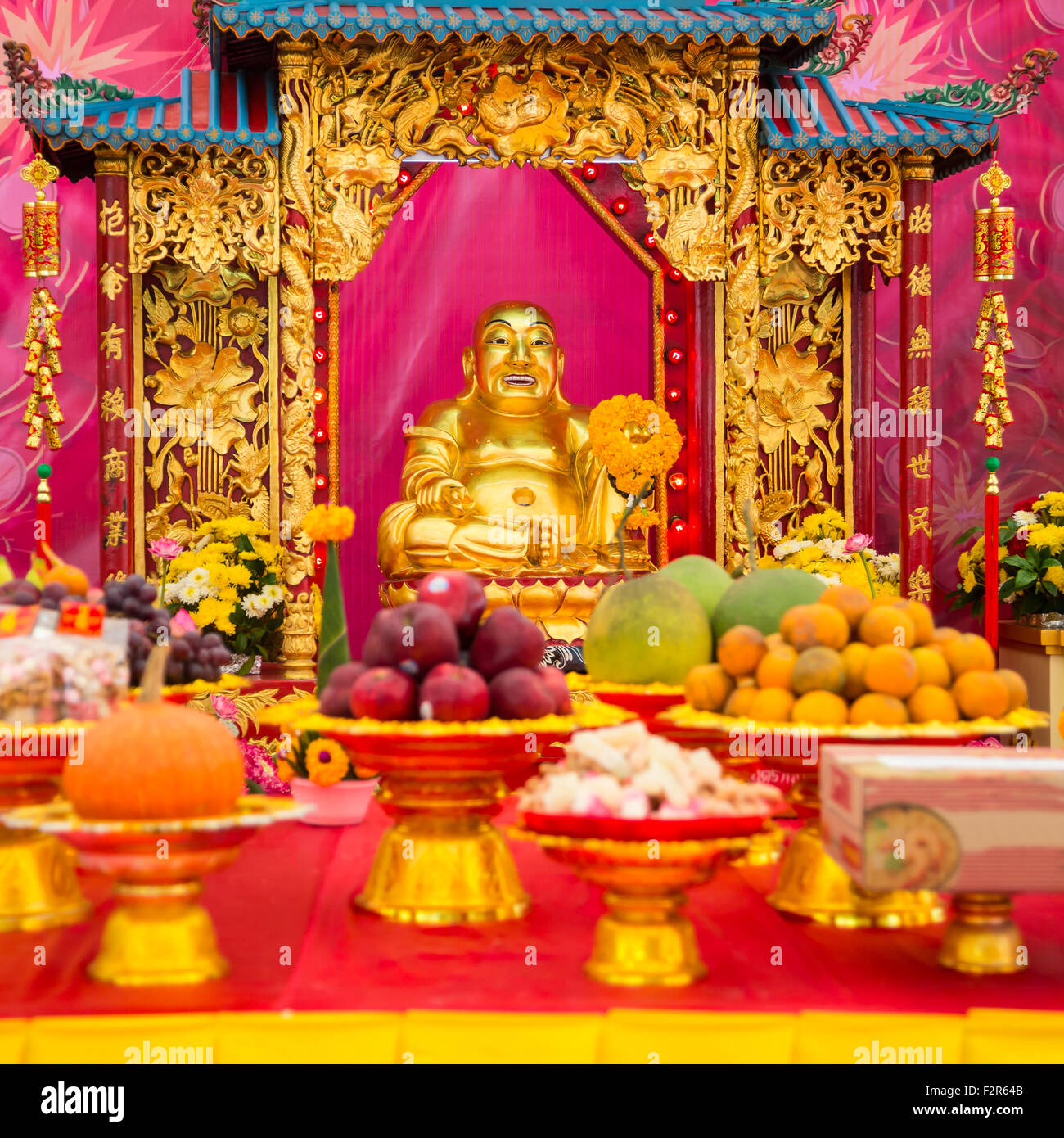 Laughing budhha hi-res stock photography and images - Alamy