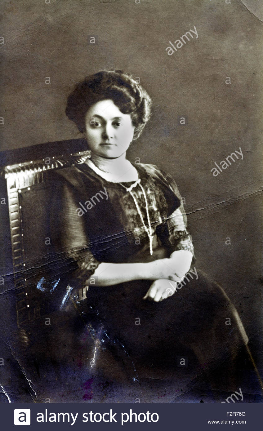Early 1900s Woman Stock Photos & Early 1900s Woman Stock Images - Alamy