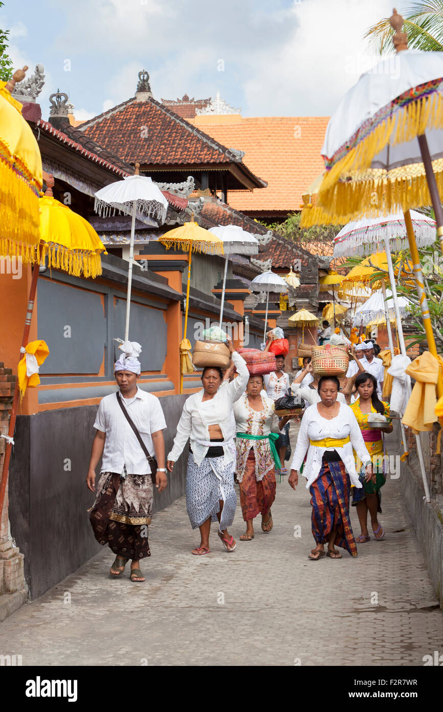 Celebrations during the festival of Kuningan at a temple in Mas, Bali ...