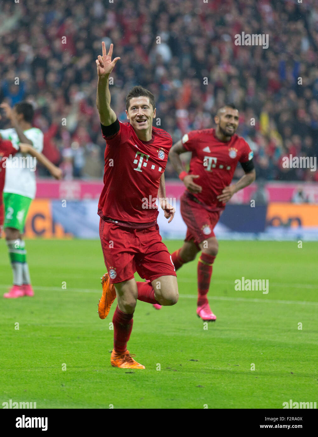 Robert LEWANDOWSKI (FC Bayern) celebrates his 3rd goal. Football ...