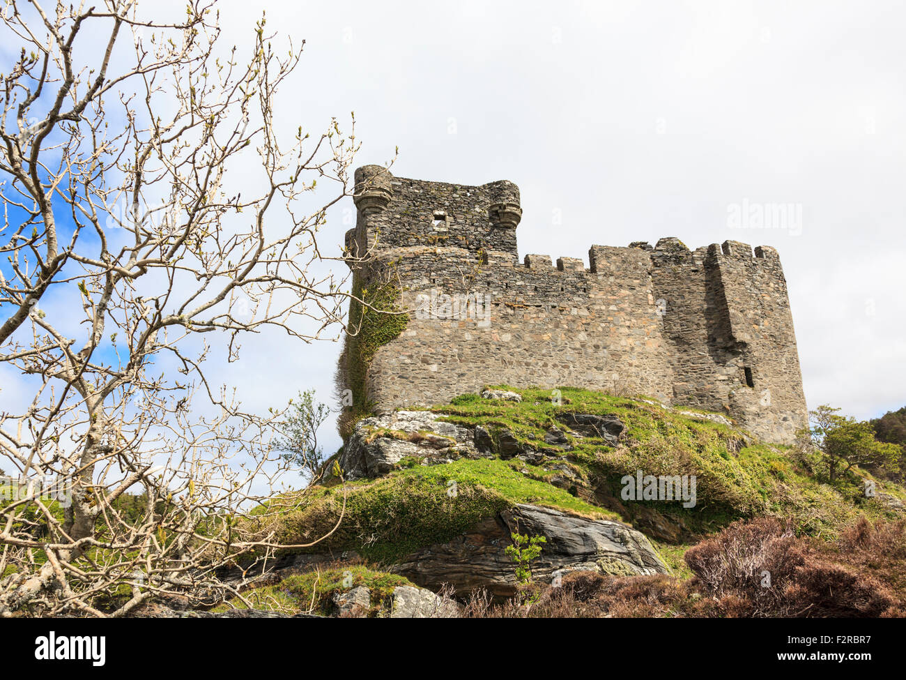Tioram castle hi-res stock photography and images - Alamy
