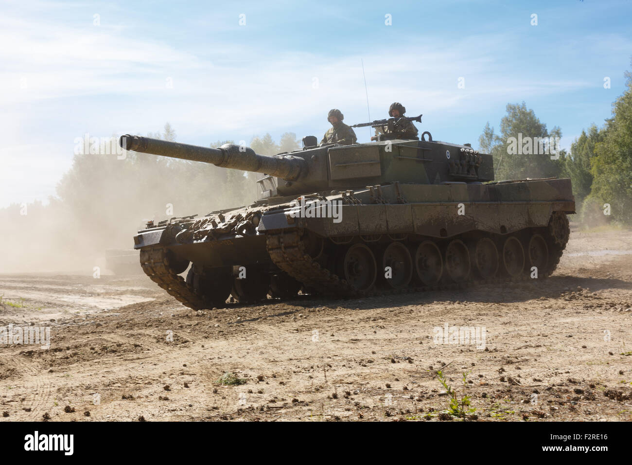 Leopard 2 battle tank hi-res stock photography and images - Alamy