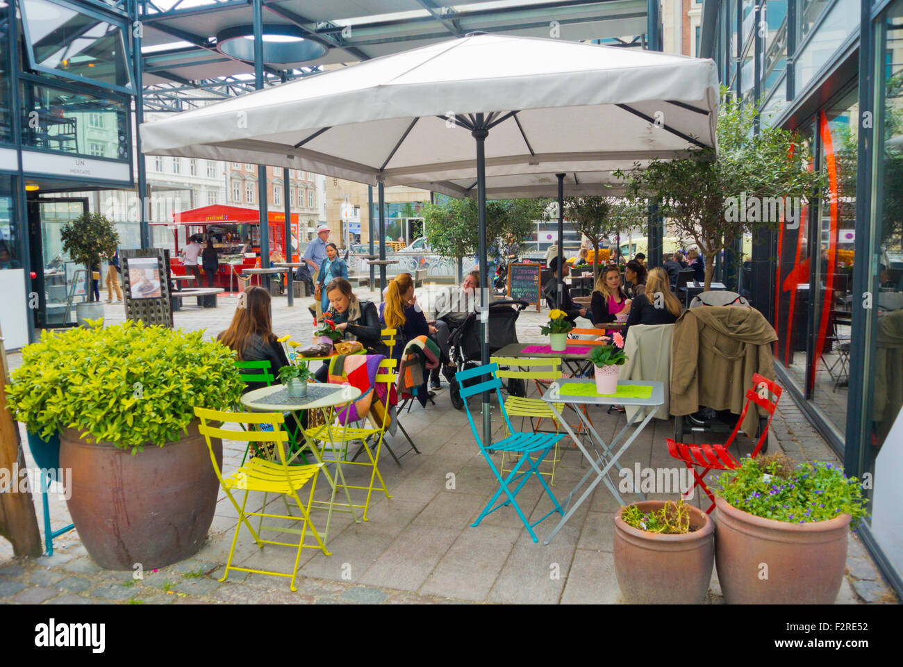 Cafe, outside Torvehallerne, food market, market hall, Israels plads ...