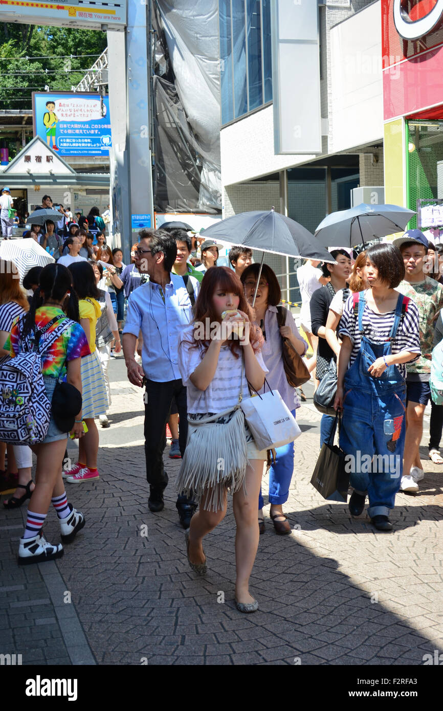Japanese people eating hi-res stock photography and images - Alamy