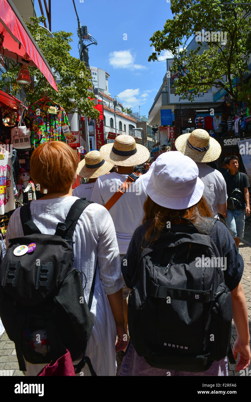 People walking tokyo hi-res stock photography and images - Alamy