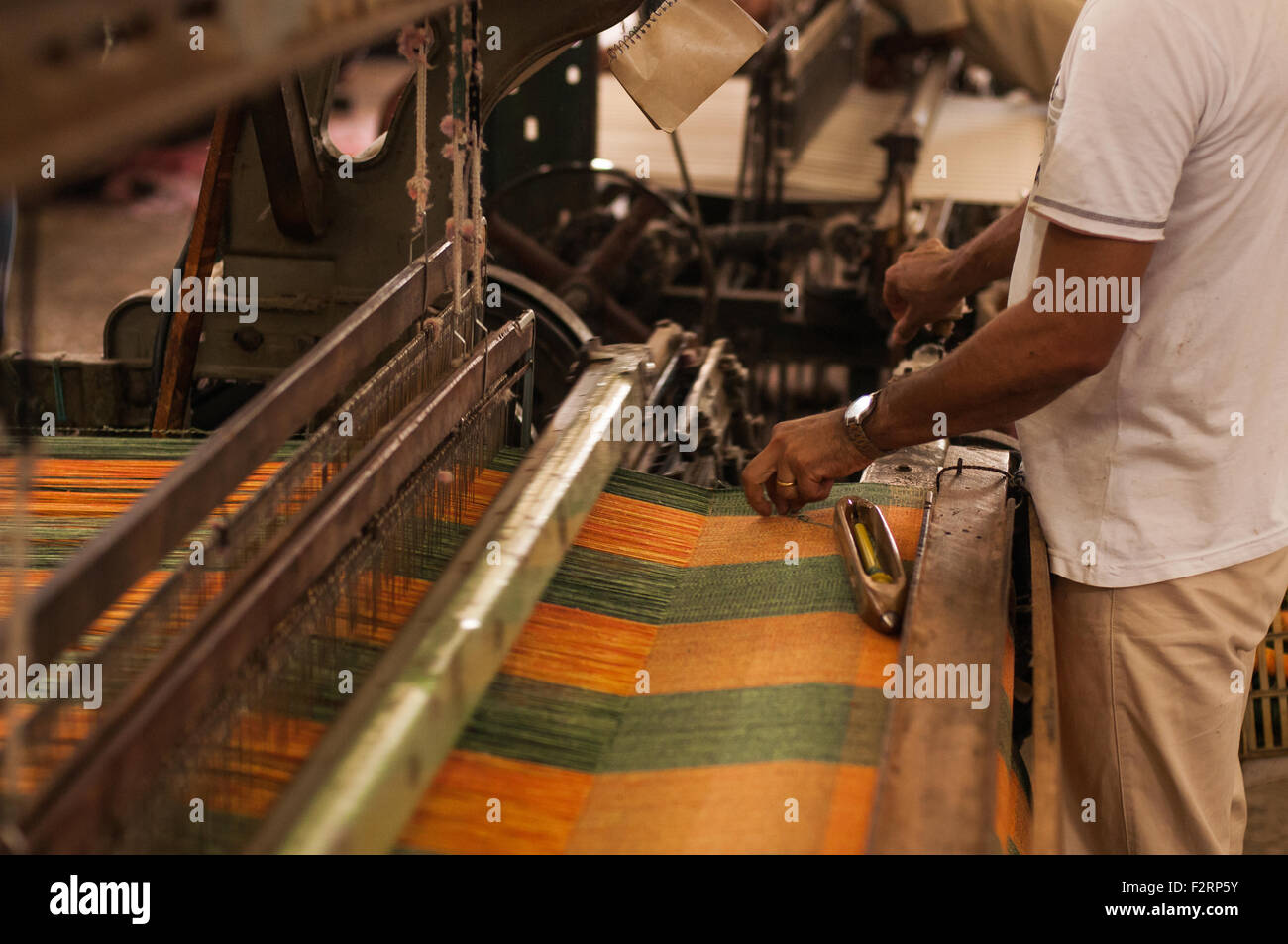 Flying shuttle hi-res stock photography and images - Alamy