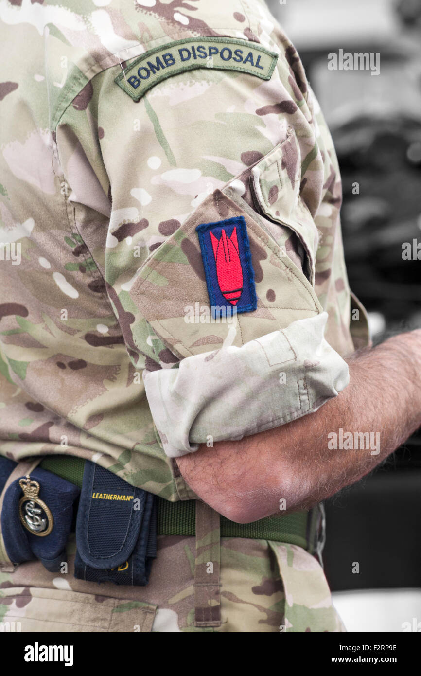 Bomb disposal badge on sleeve of uniform Stock Photo - Alamy