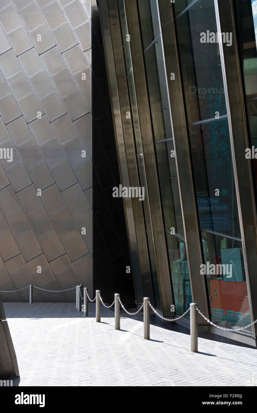 Stainless steel cladding hi-res stock photography and images - Alamy