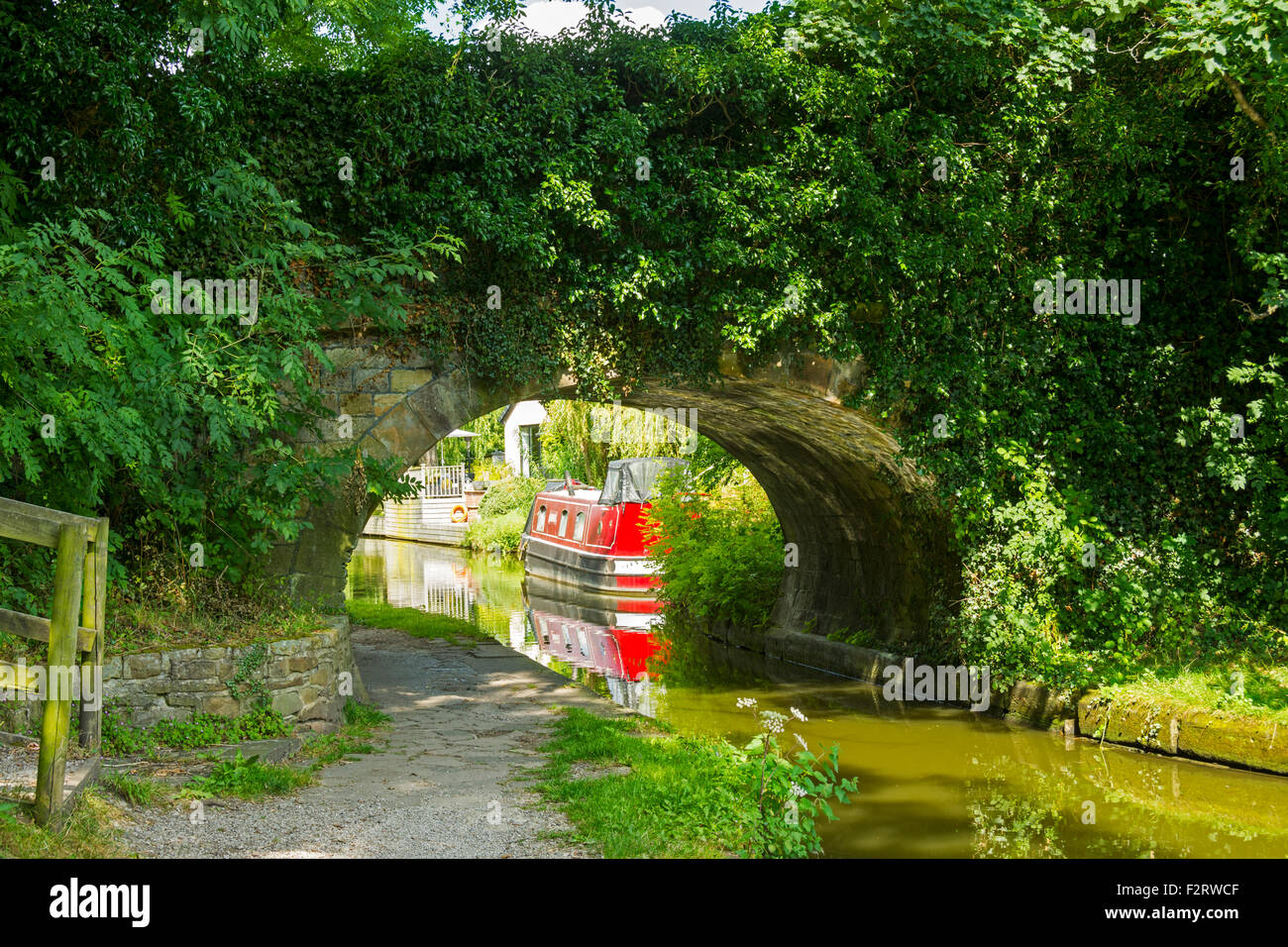 Marple bridge hi-res stock photography and images - Alamy