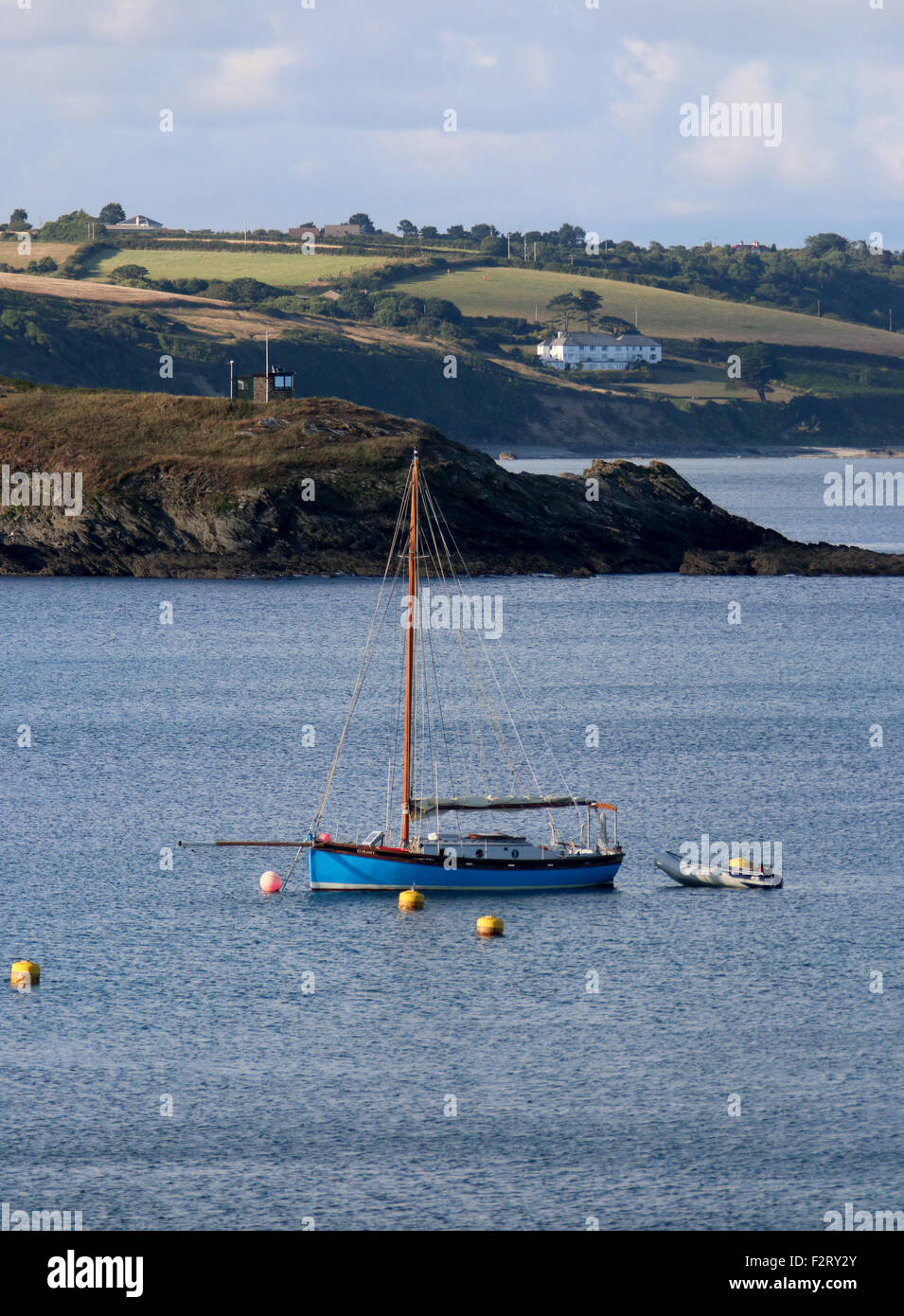 Boat coast cornwall hi-res stock photography and images - Alamy