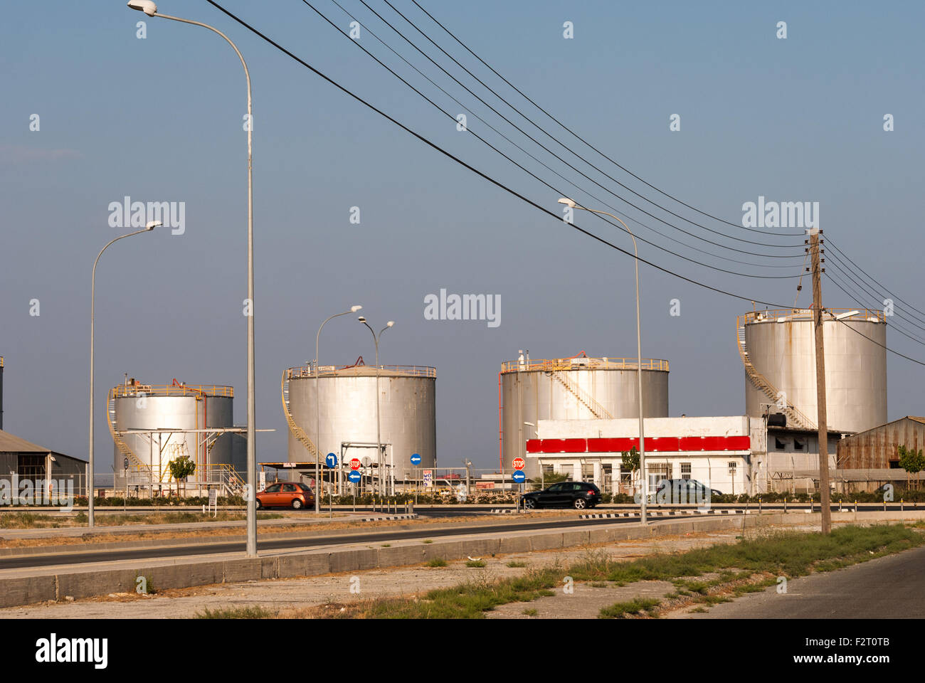 Bp oil storage tank tanks hi-res stock photography and images - Alamy