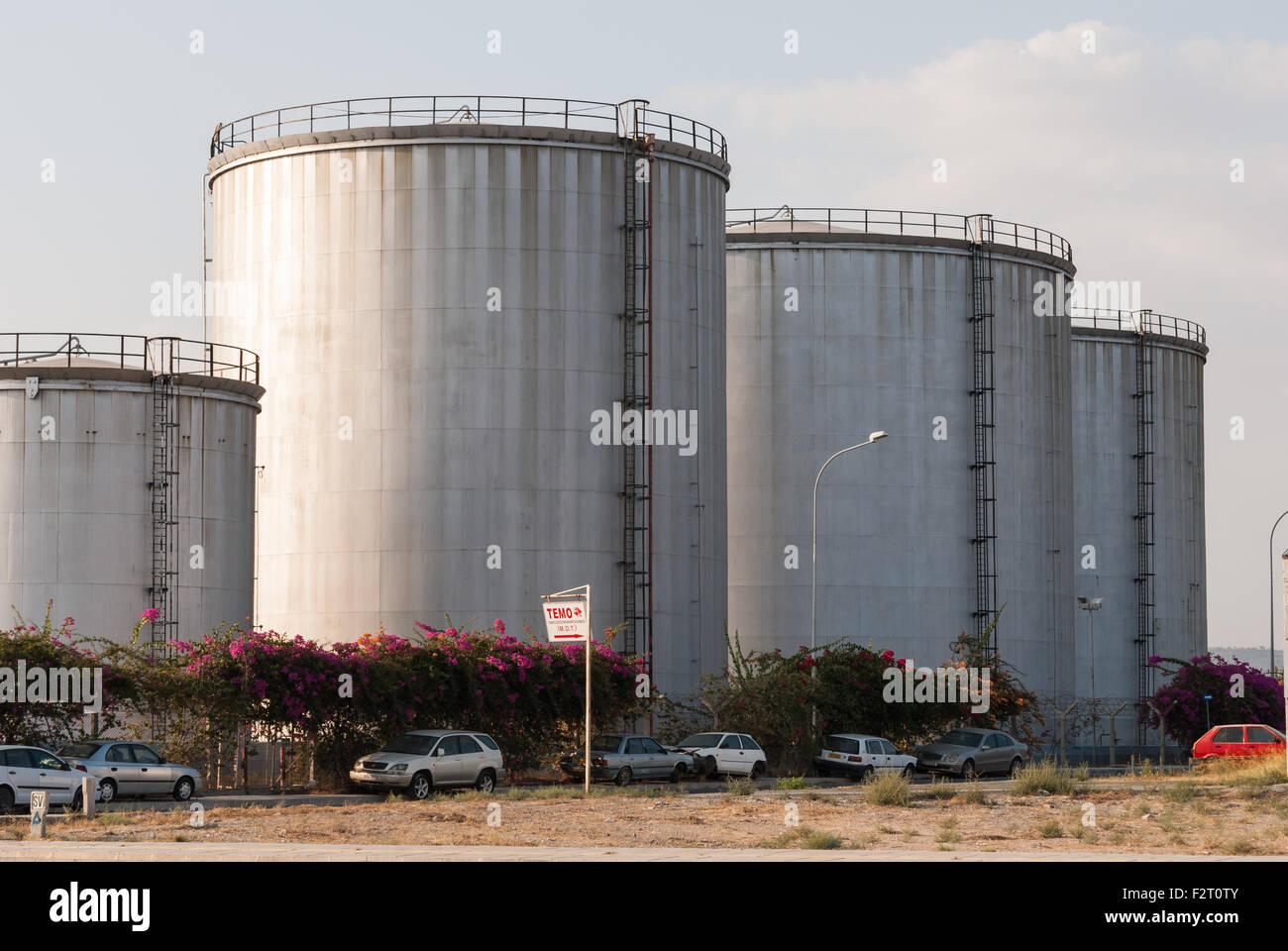 Bp oil storage tank tanks hi-res stock photography and images - Alamy