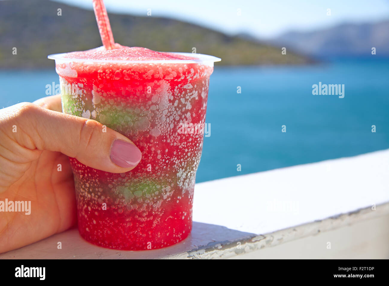 Ice cold drink by the beach hi-res stock photography and images - Alamy