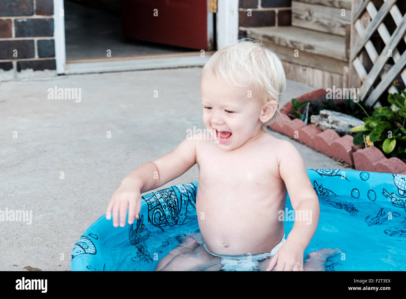 Kiddie Pool Stock Photos & Kiddie Pool Stock Images - Alamy