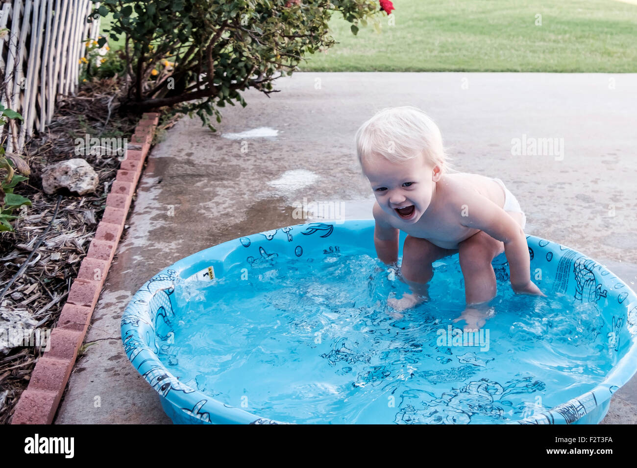 Kiddie on water hi-res stock photography and images - Alamy