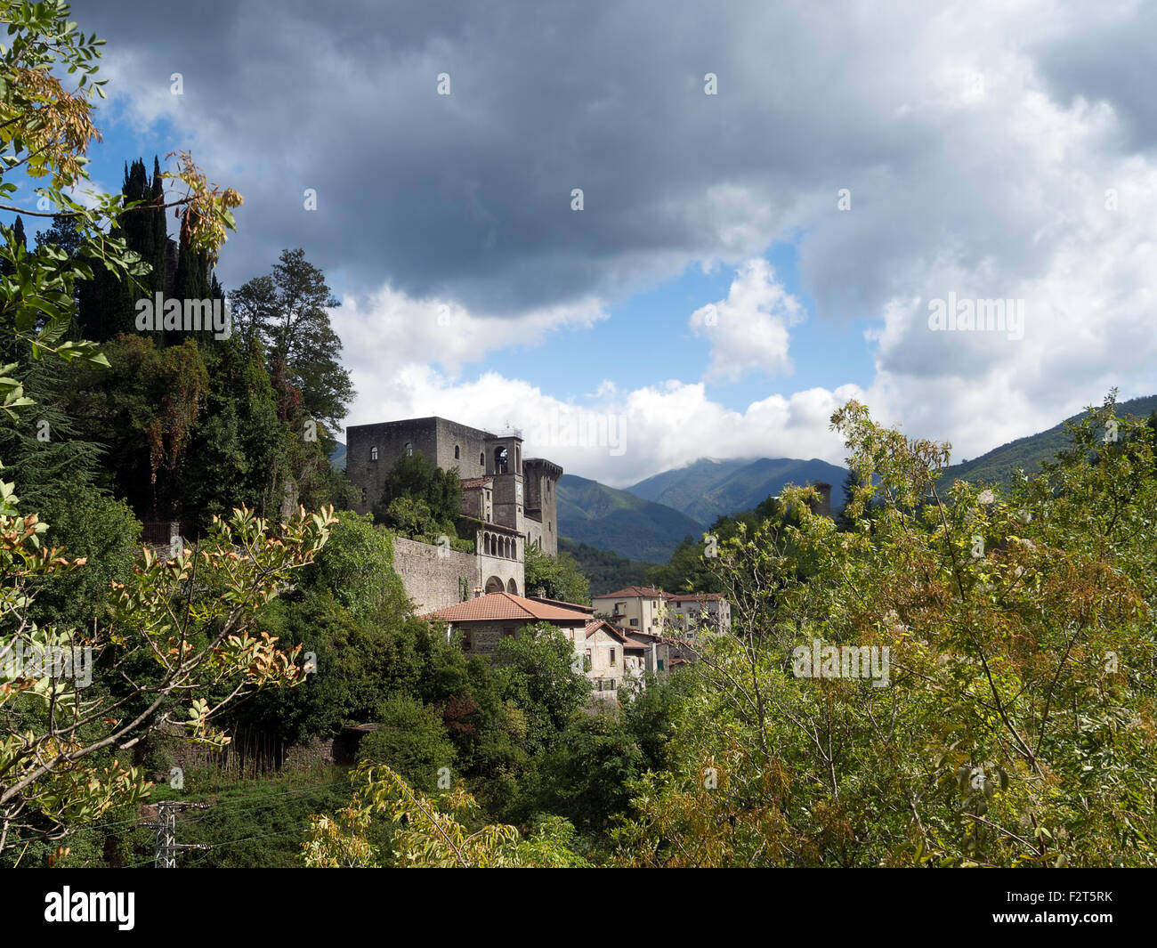 Verrucola castle hi-res stock photography and images - Alamy