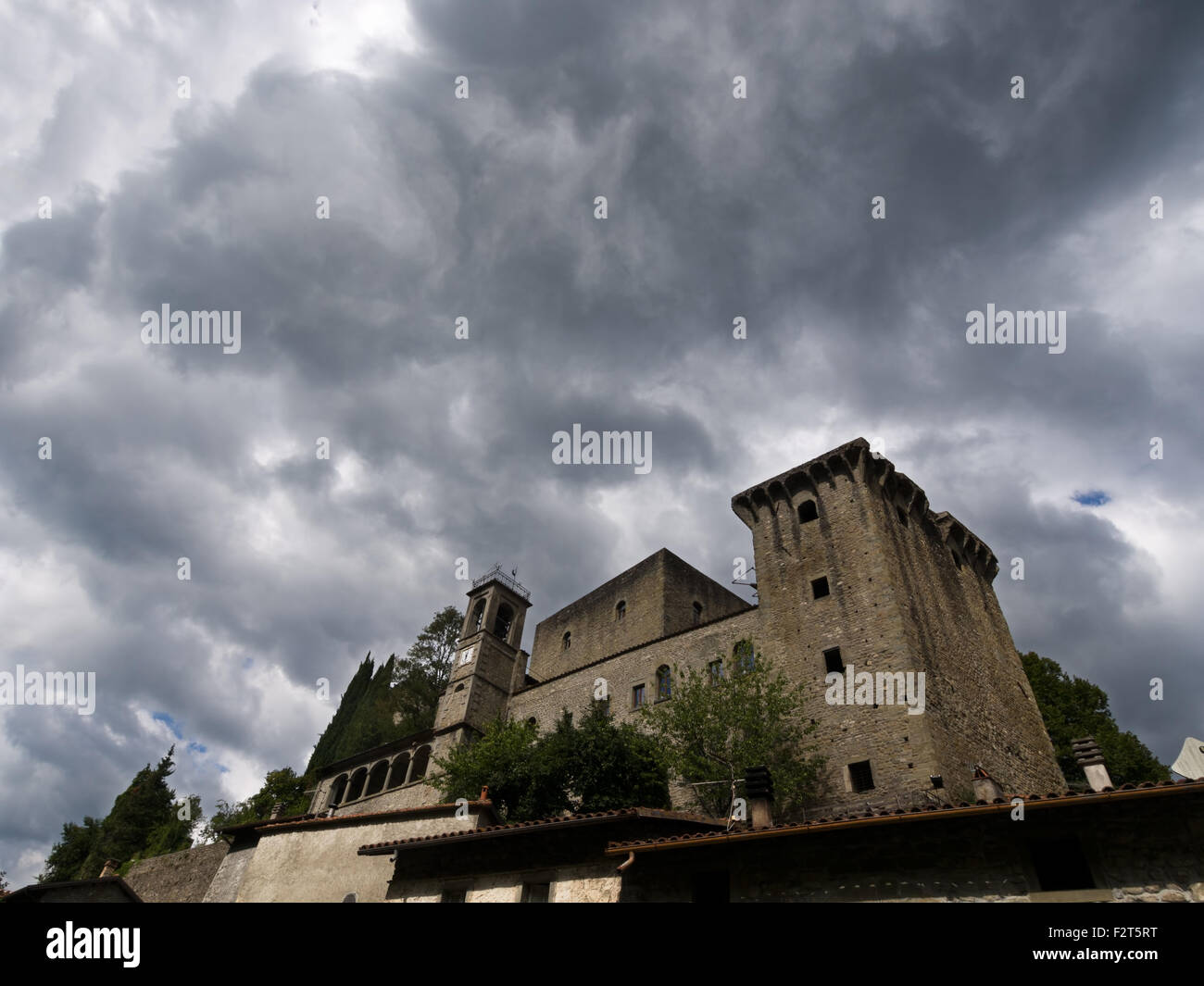 Verrucola castle hi-res stock photography and images - Alamy
