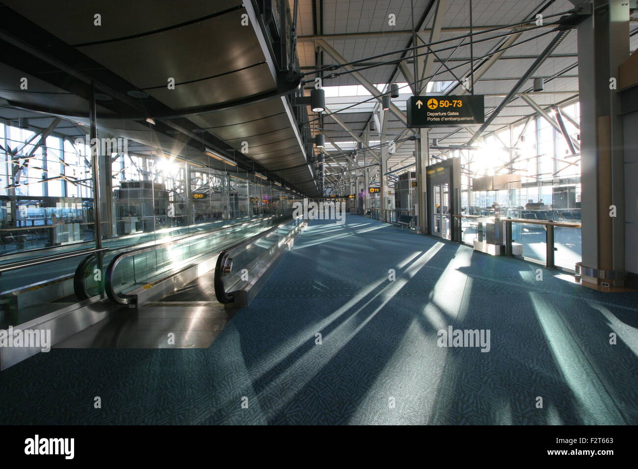 Empty terminal hi-res stock photography and images - Alamy