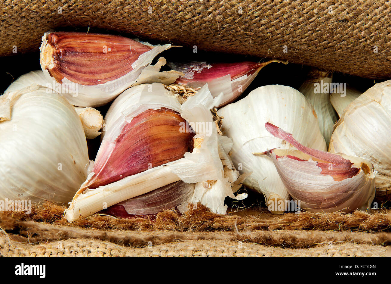 Cloves of garlic still life hi-res stock photography and images - Alamy