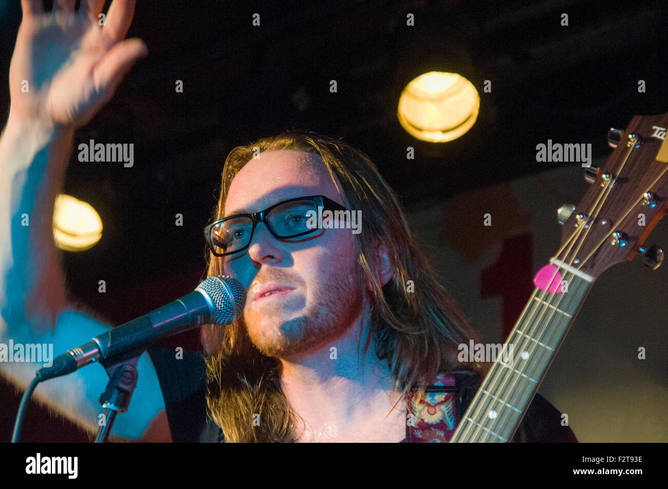 The singer, comedian, songwriter and musician Tim Minchin performs in ...