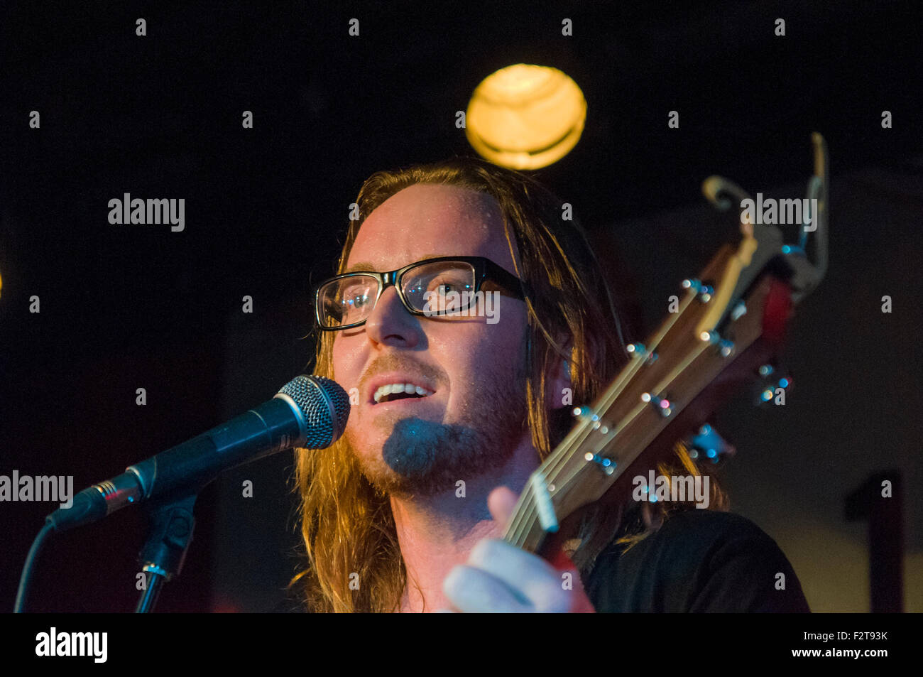 The singer, comedian, songwriter and musician Tim Minchin performs in ...