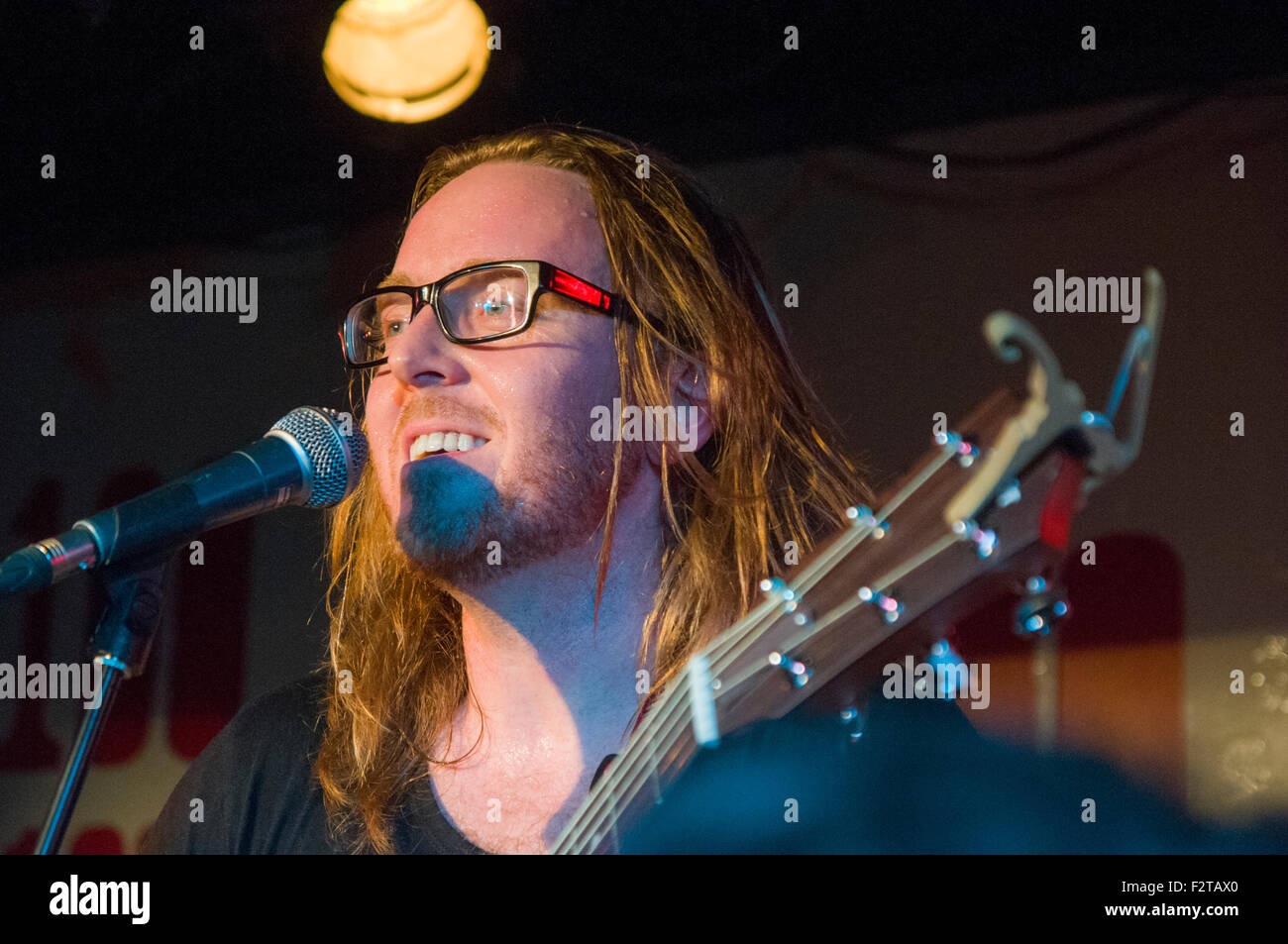 The singer, comedian, songwriter and musician Tim Minchin performs in ...