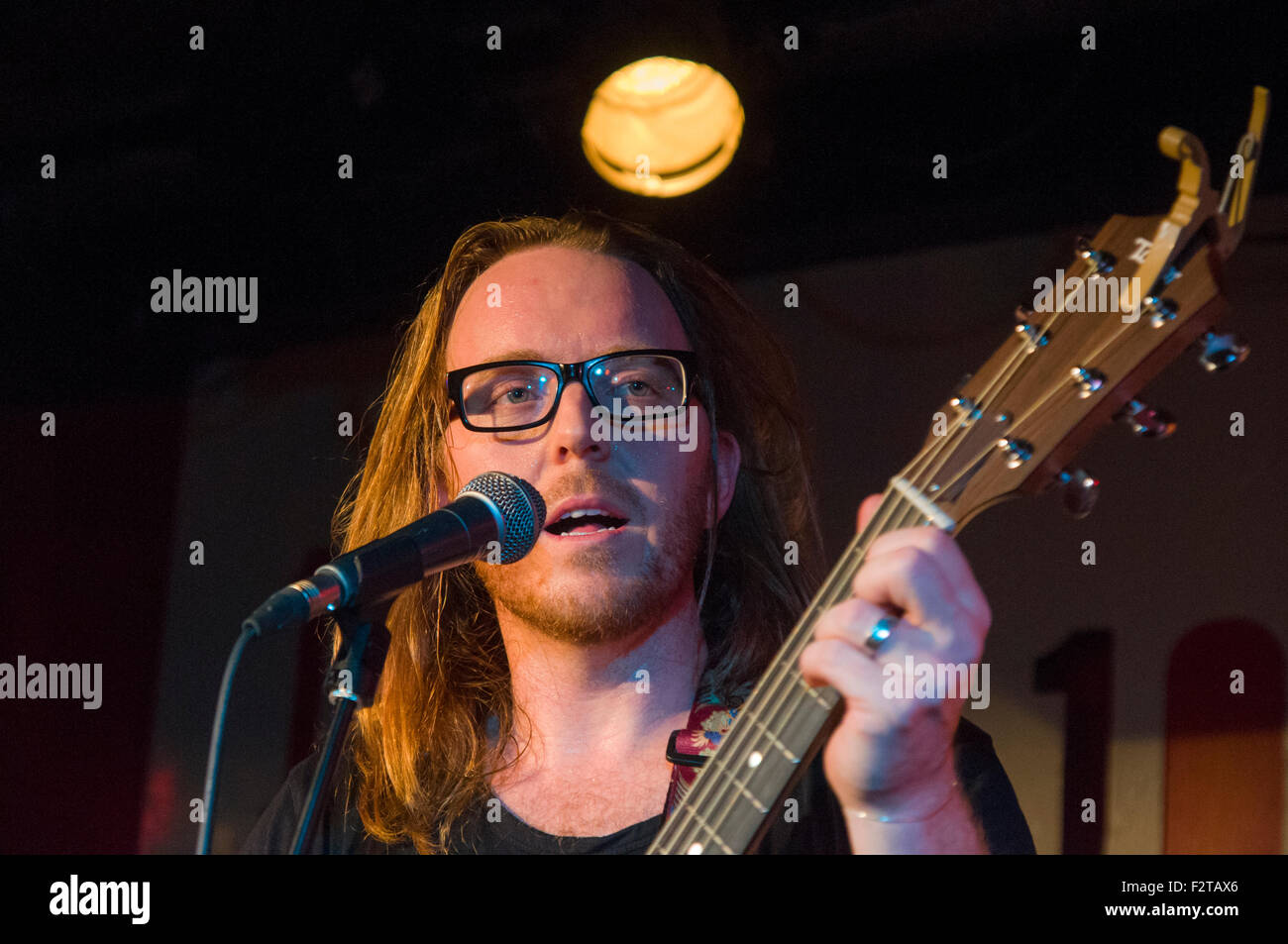 The singer, comedian, songwriter and musician Tim Minchin performs in ...