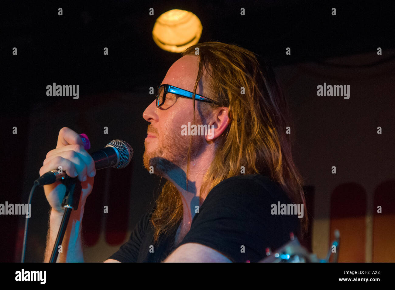 The singer, comedian, songwriter and musician Tim Minchin performs in ...