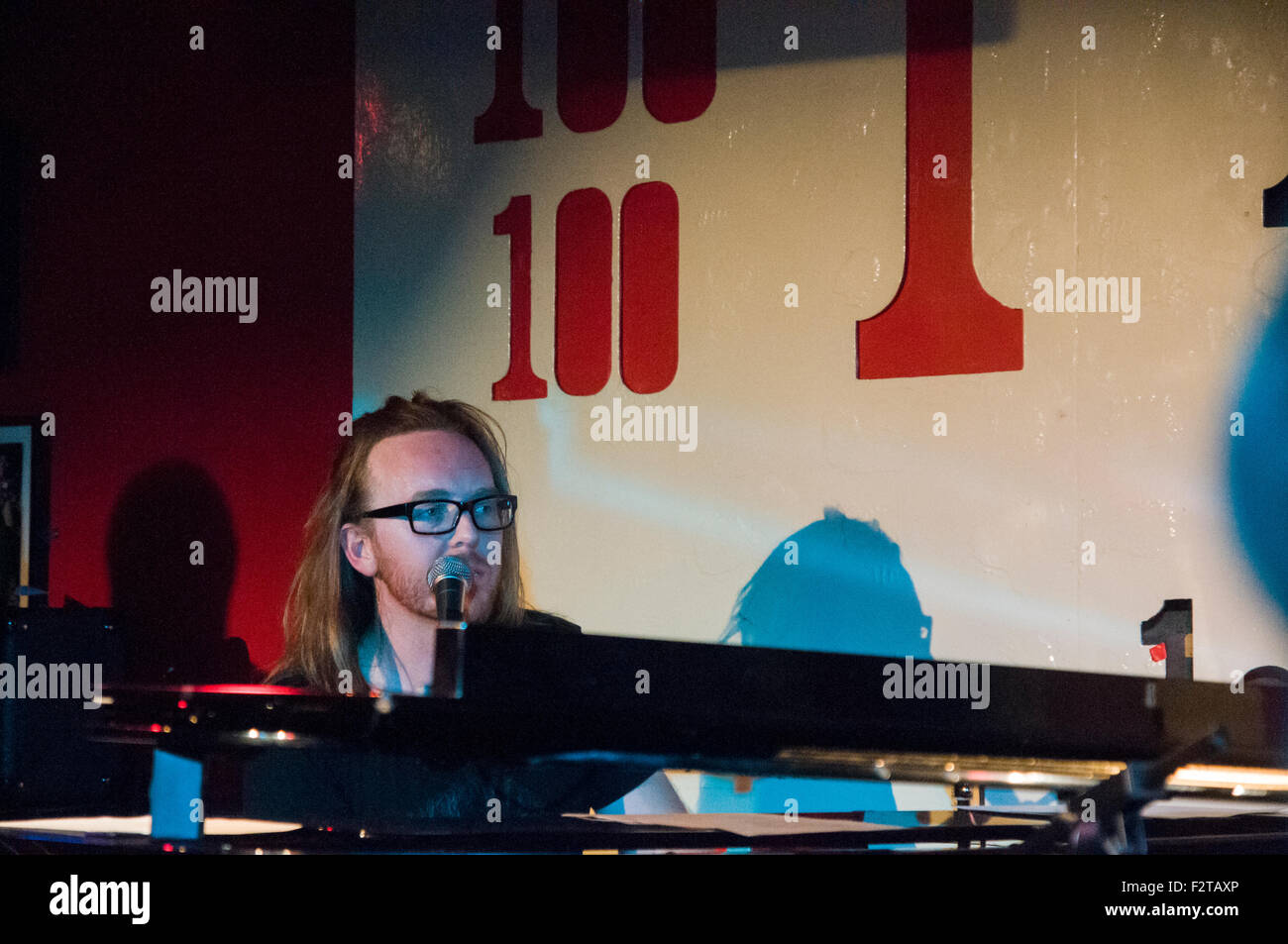 The singer, comedian, songwriter and musician Tim Minchin performs in ...