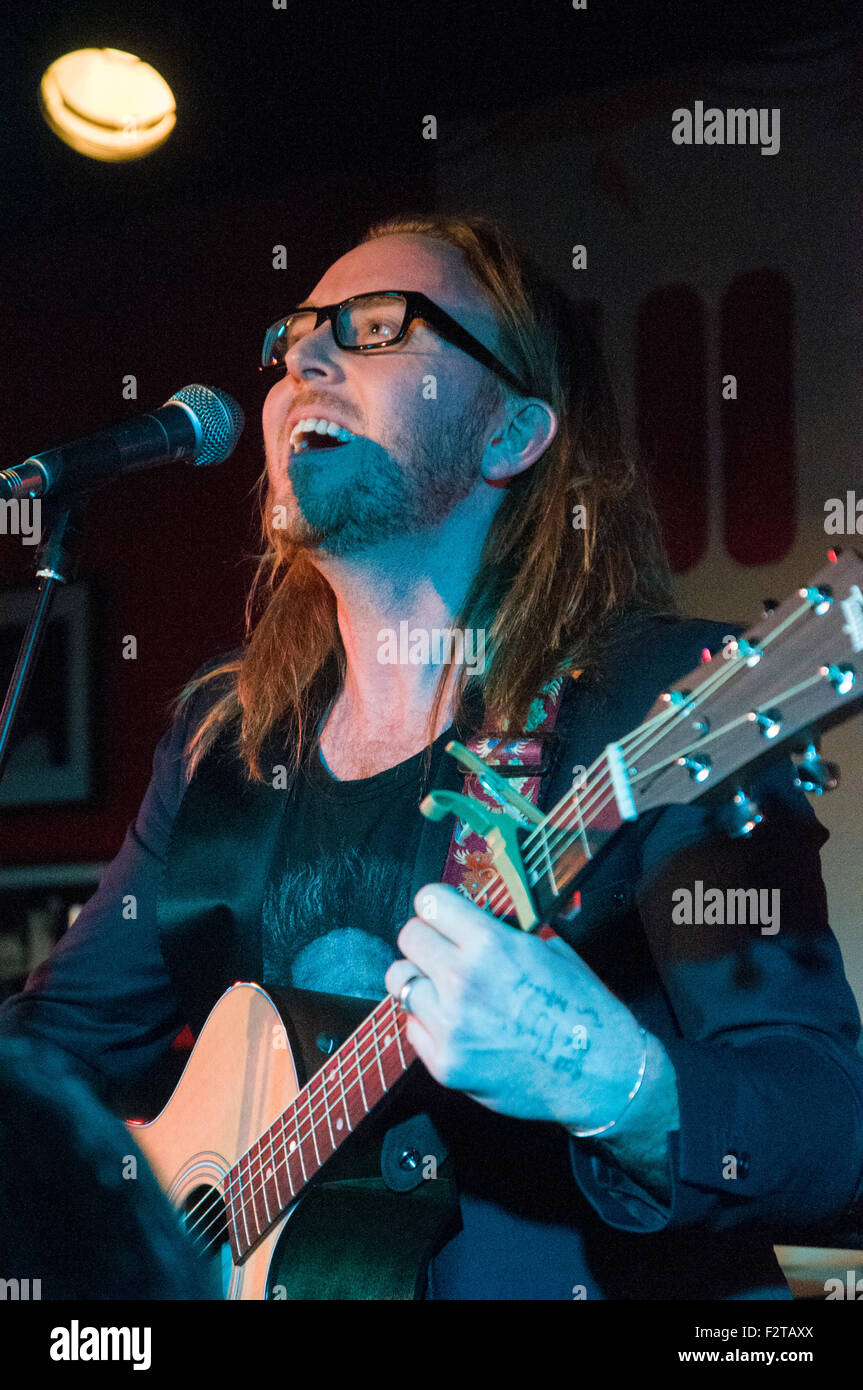 The singer, comedian, songwriter and musician Tim Minchin performs in ...