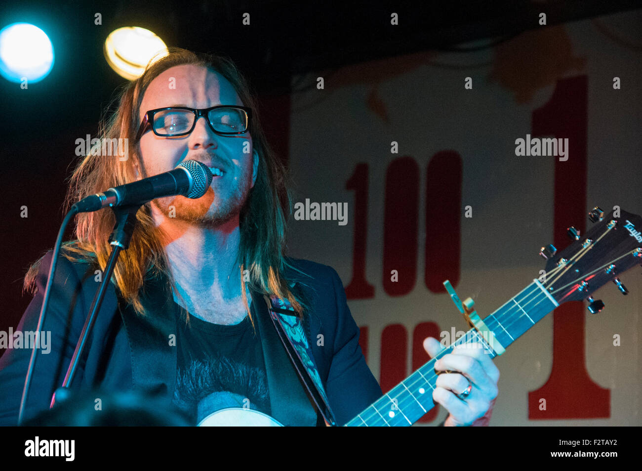 The singer, comedian, songwriter and musician Tim Minchin performs in ...