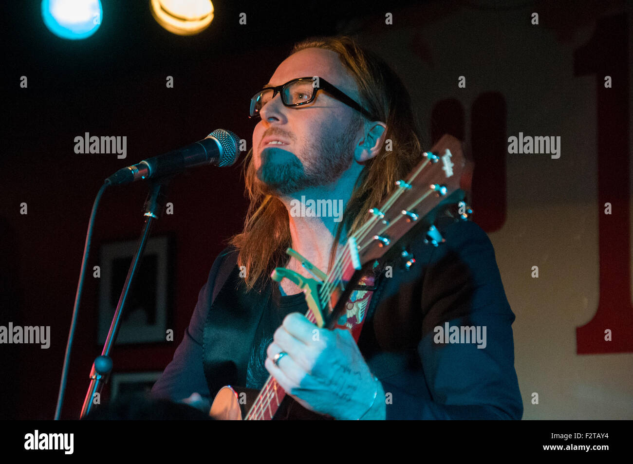 The singer, comedian, songwriter and musician Tim Minchin performs in ...