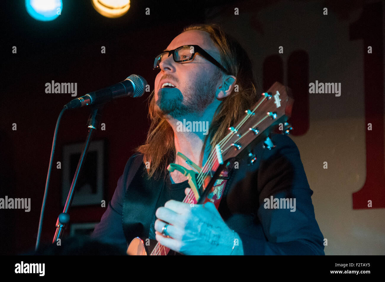 The singer, comedian, songwriter and musician Tim Minchin performs in ...