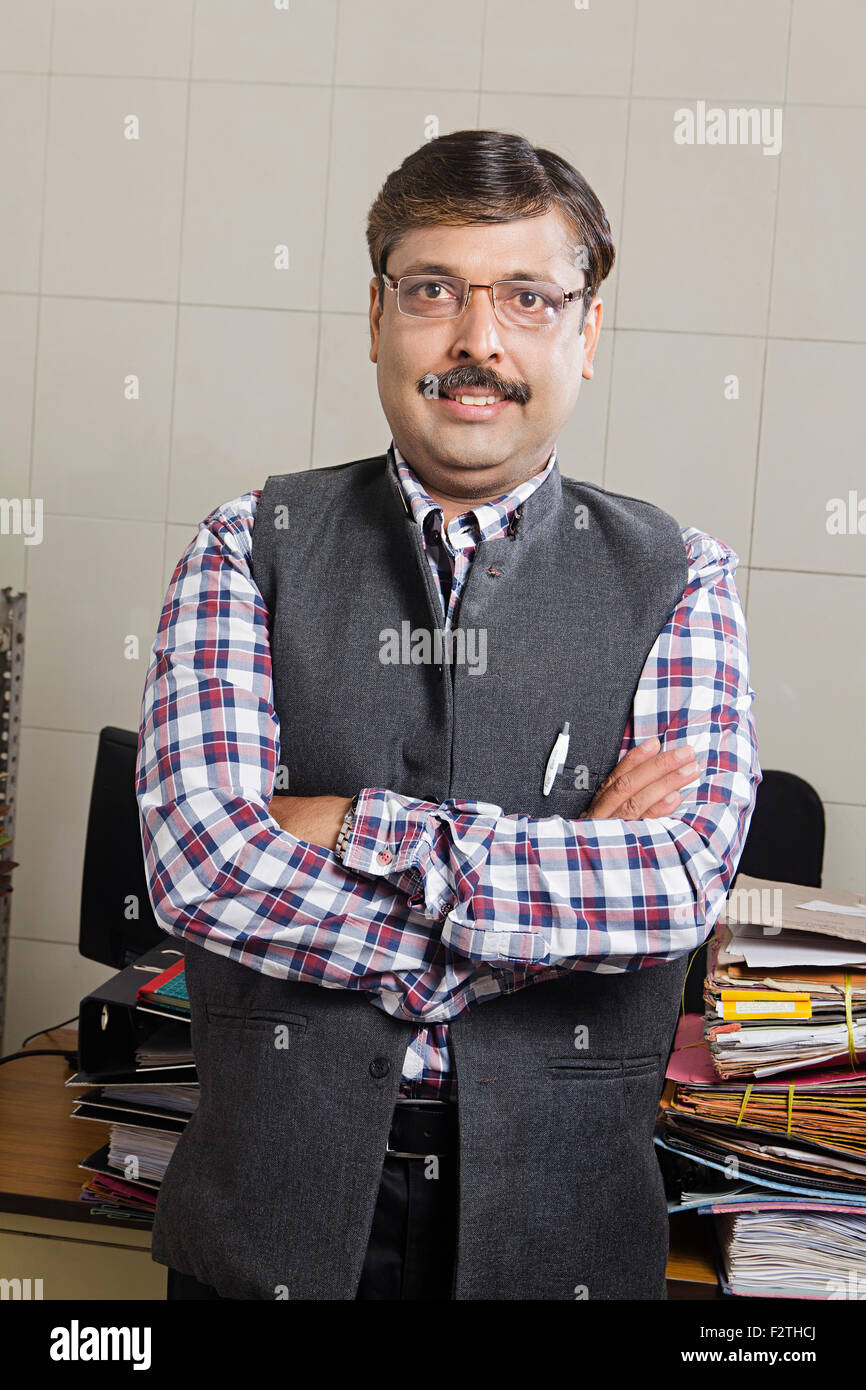 Office employee hands documents hi-res stock photography and images - Alamy