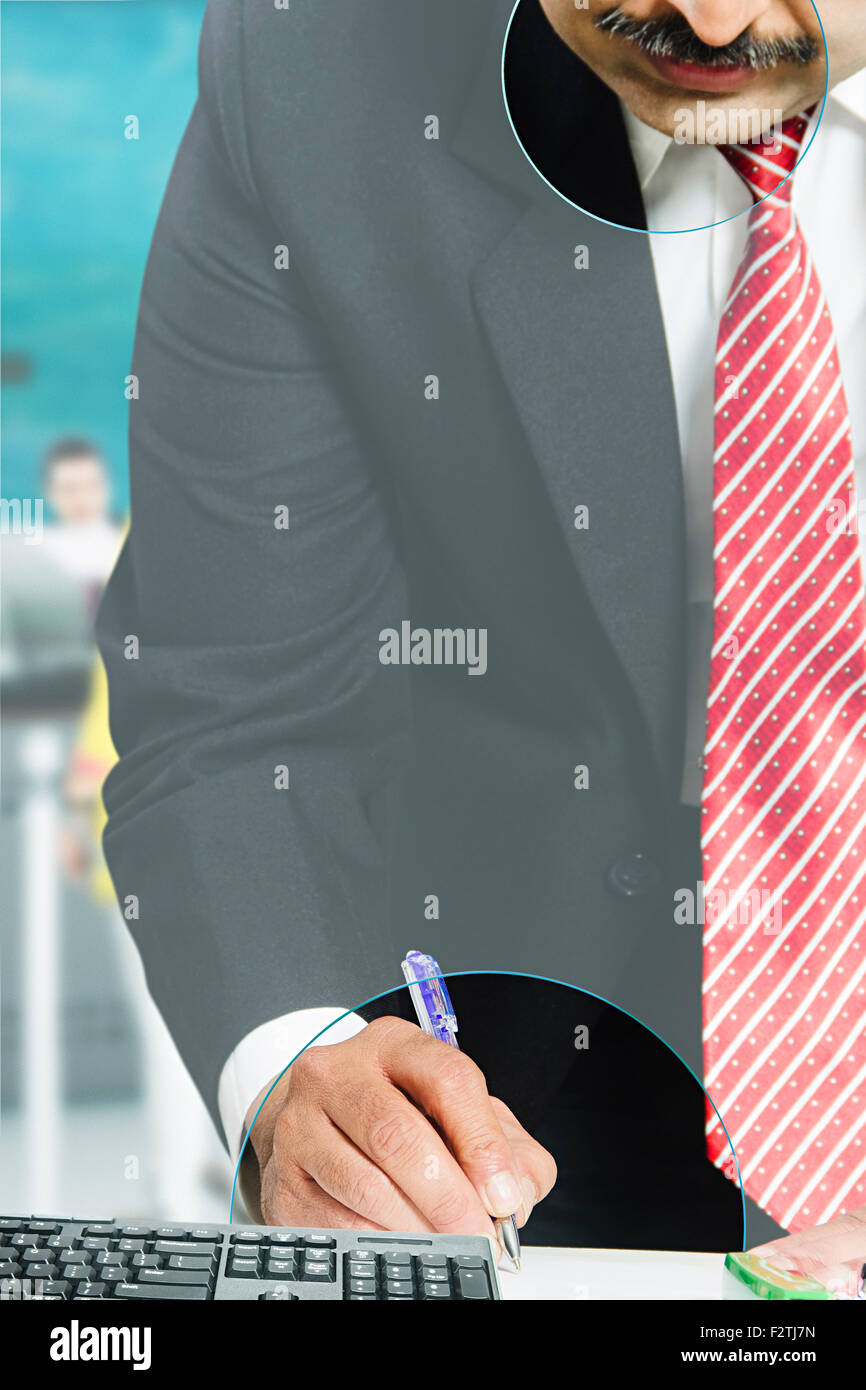 Customers standing cash counter hi-res stock photography and images - Alamy