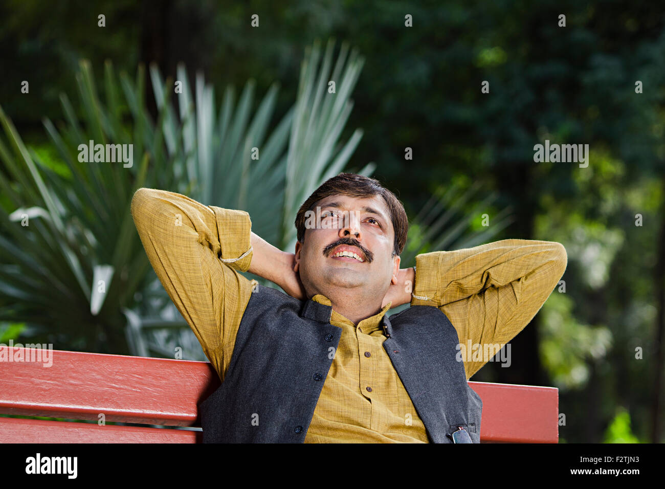 Mens benches hi-res stock photography and images - Alamy