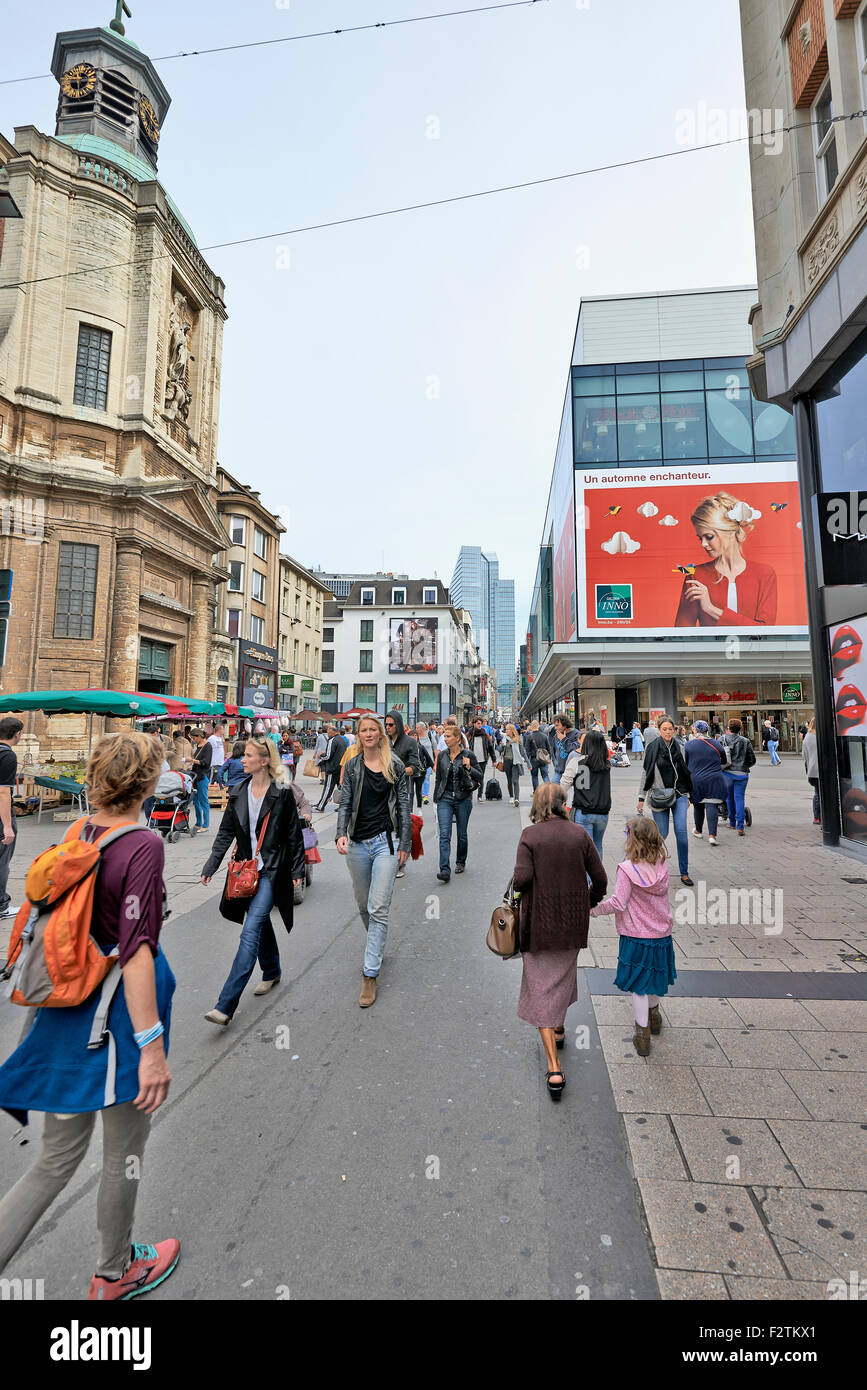 Crowded Rue Neuve - Nieuwstraat' shopping street in Brussels, Belgium ...