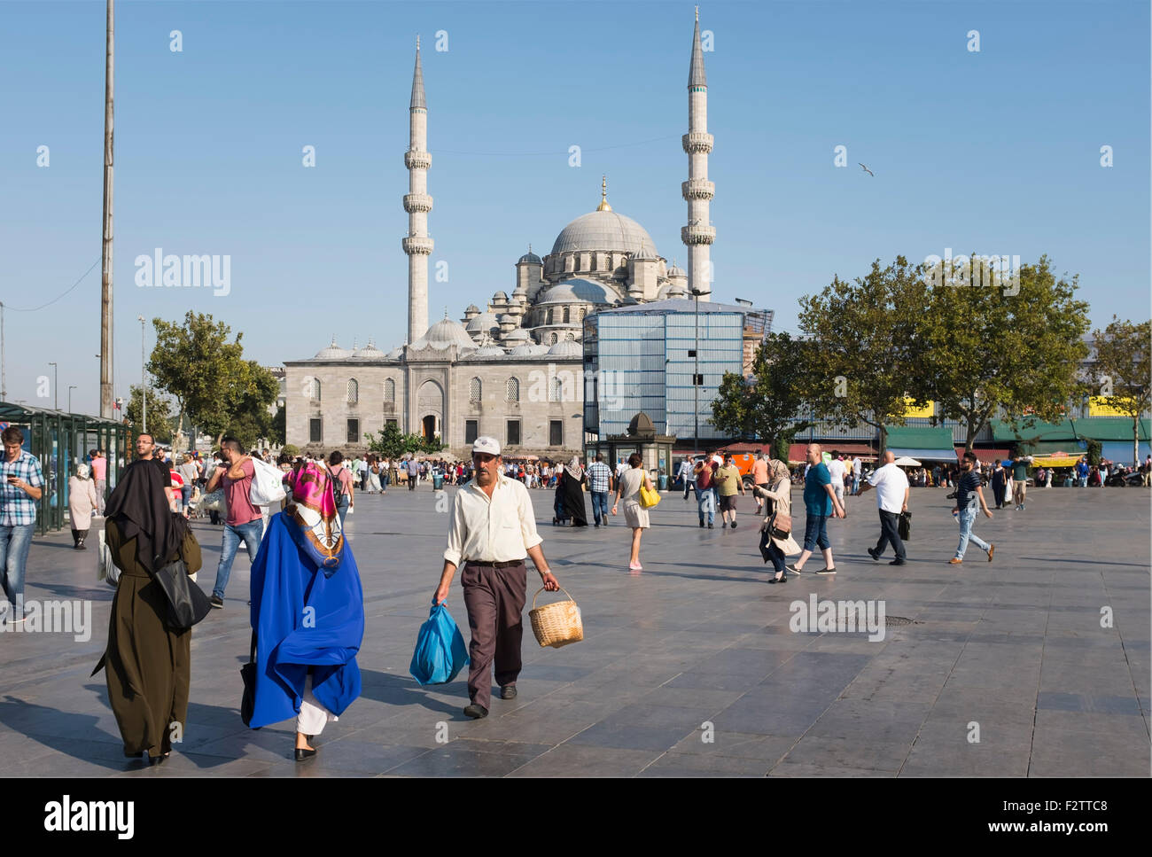 Bus stop istanbul hi-res stock photography and images - Alamy