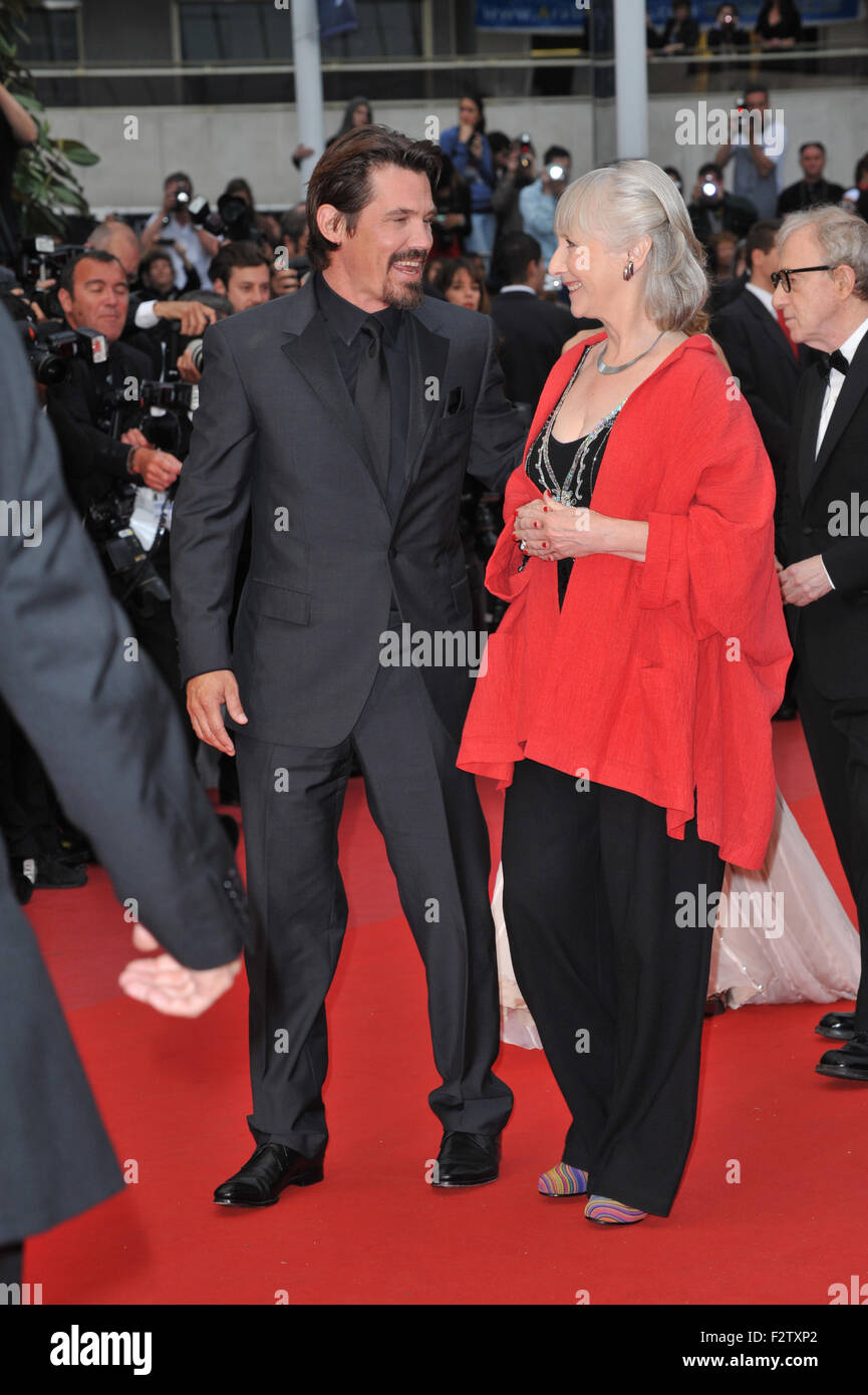 CANNES, FRANCE - MAY 15, 2010: Josh Brolin & Gemma Jones at the ...