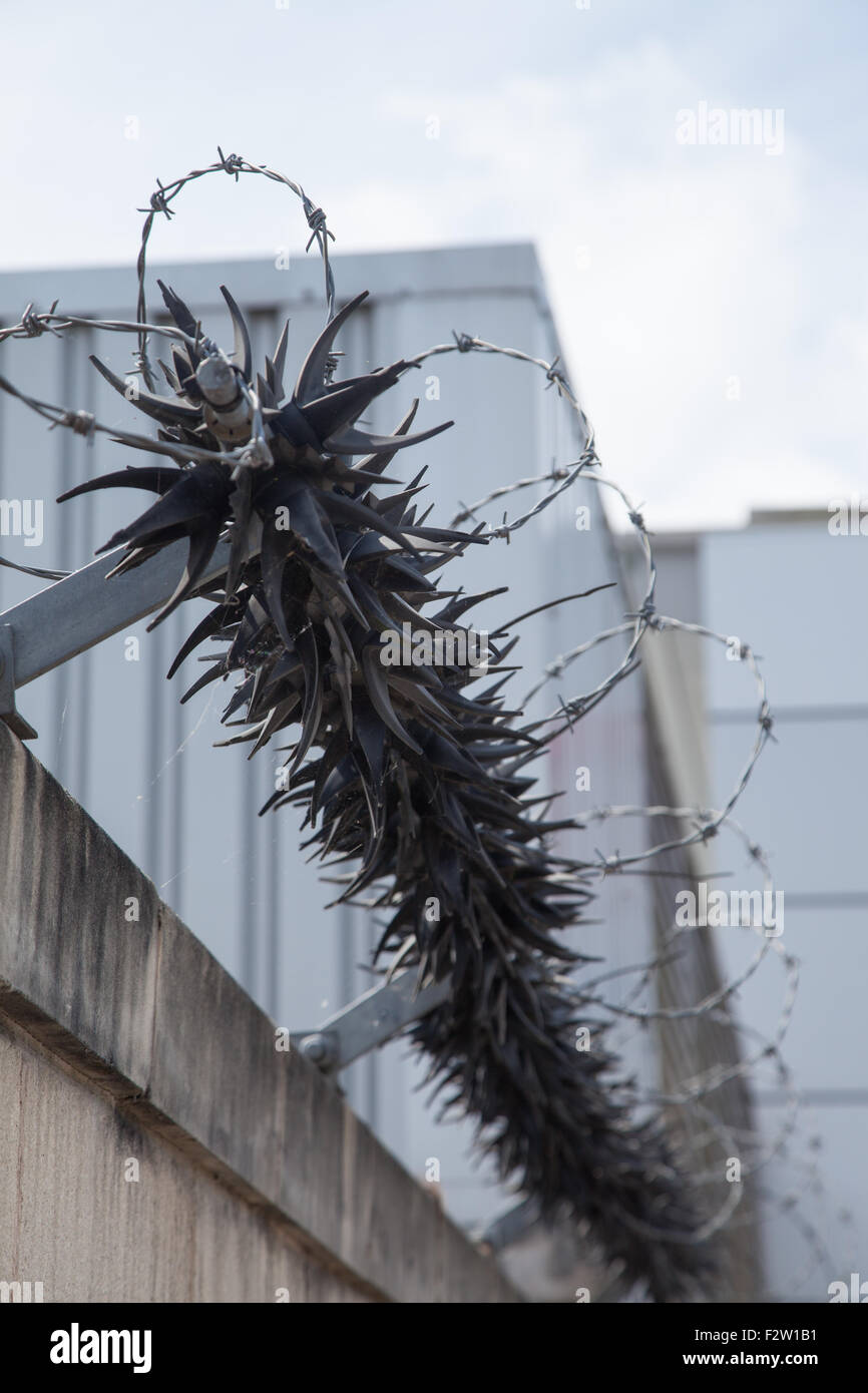 Security spikes hi-res stock photography and images - Alamy