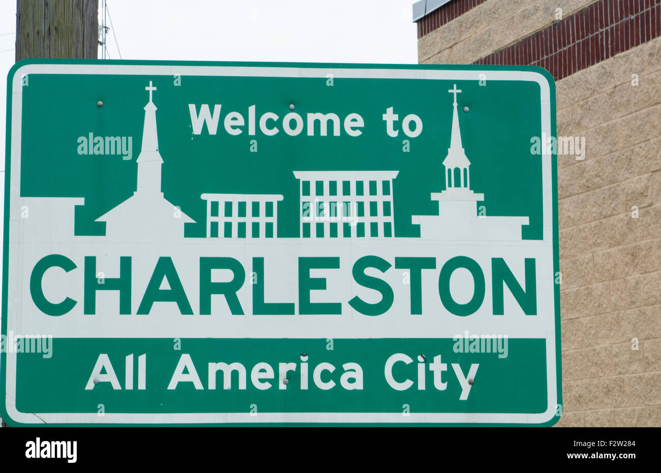 Charleston South Carolina sign of Welcome to All American City Stock ...