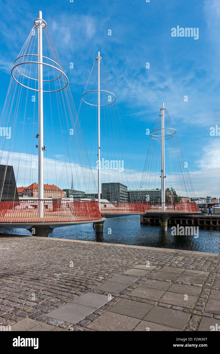 New pedestrian and cyclists crossing Cirkelbroen (the Circle Bridge ...