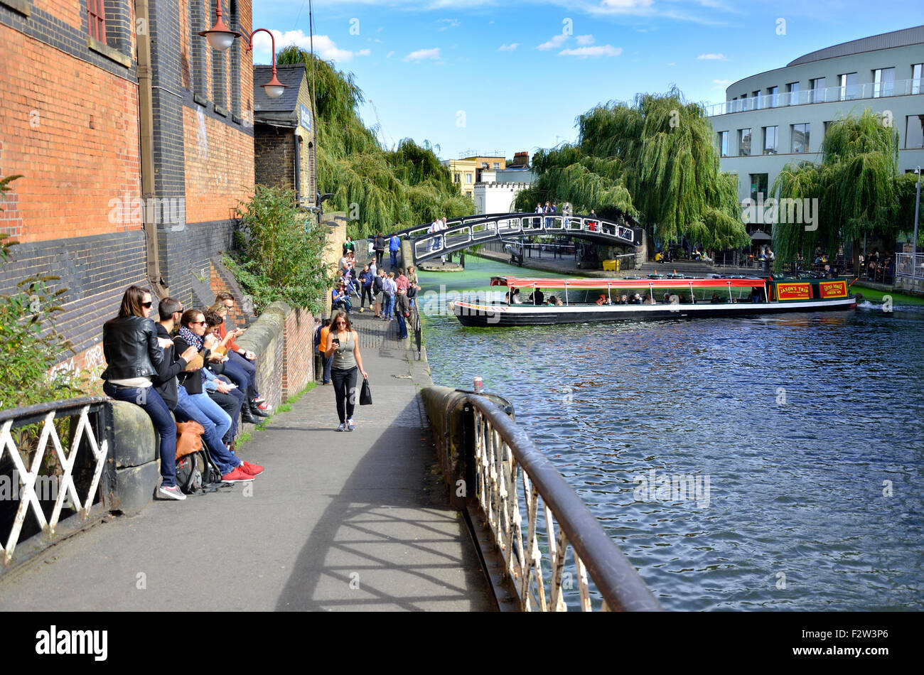 Camden lock footbridge hi-res stock photography and images - Alamy