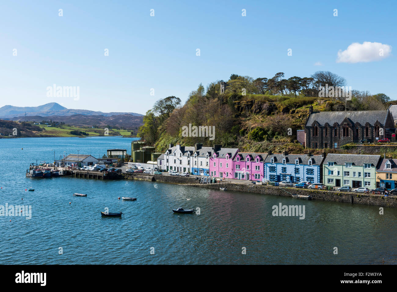 Portree scotland village hi-res stock photography and images - Alamy