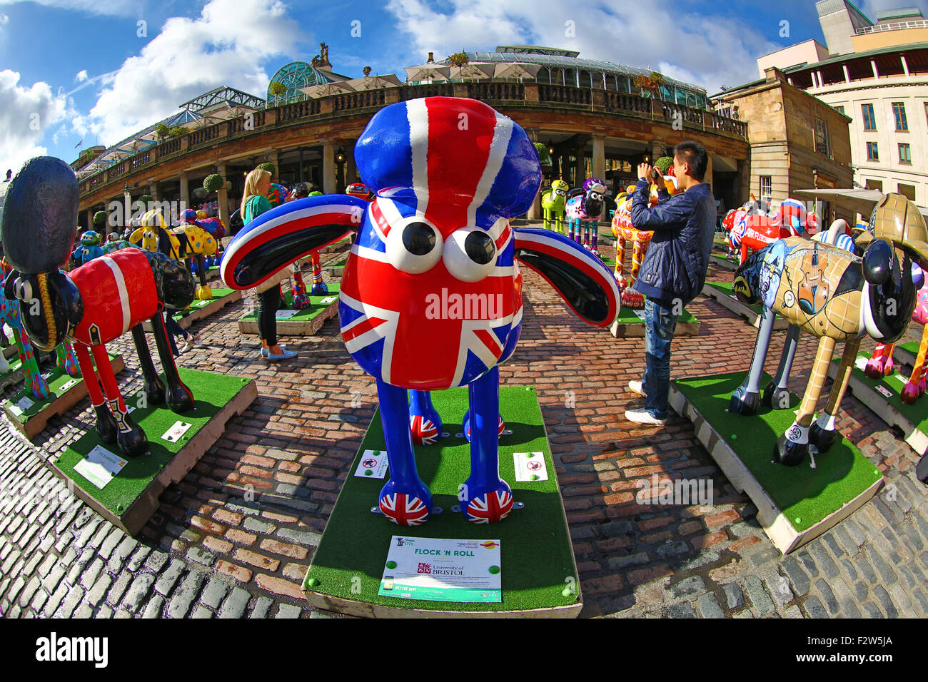 Shaun the sheep hi-res stock photography and images - Alamy