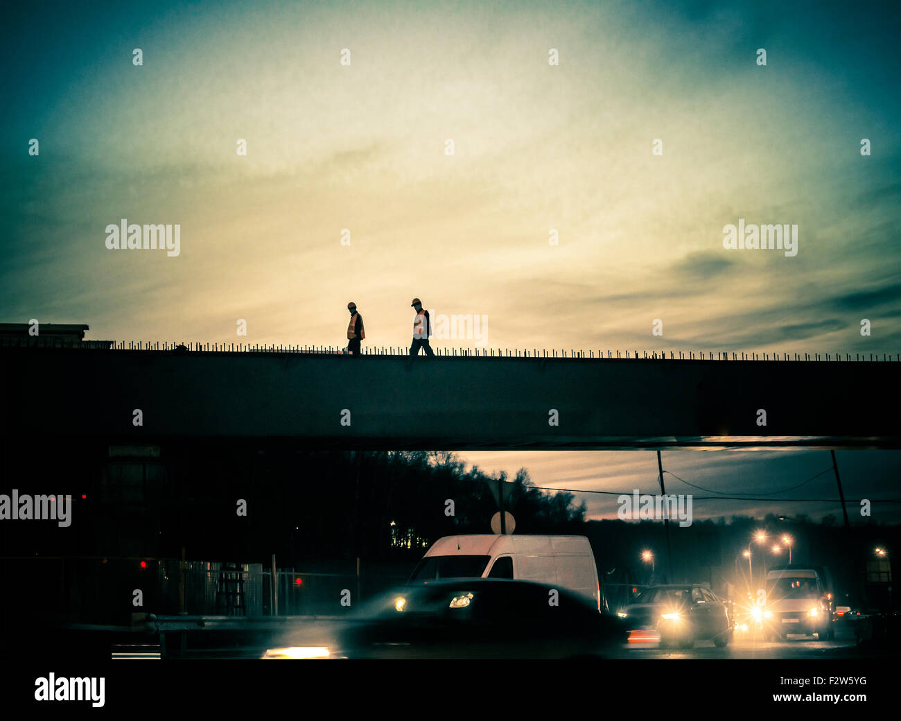 Road night construction workers hi-res stock photography and images - Alamy