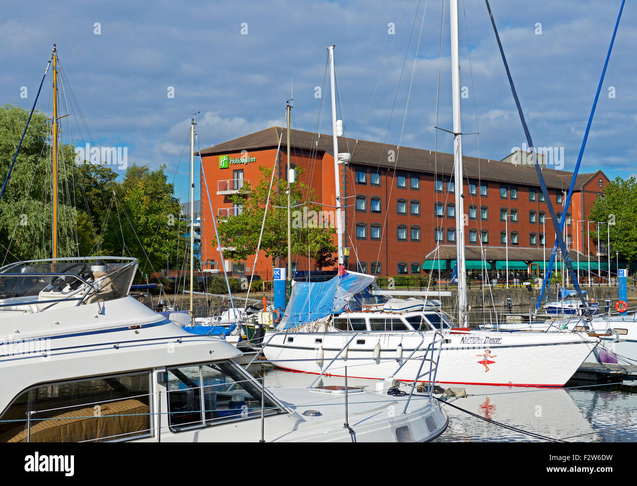 Holiday inn hull hi-res stock photography and images - Alamy